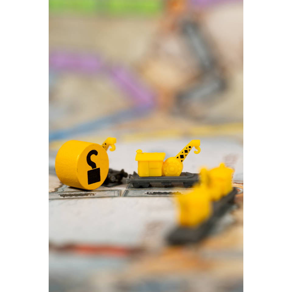 Ticket to Ride 20th Anniversary Deluxe Train set - geel