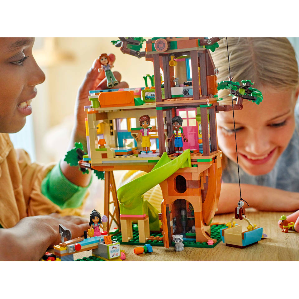 LEGO Friends boomhut voor de vrienden 42652