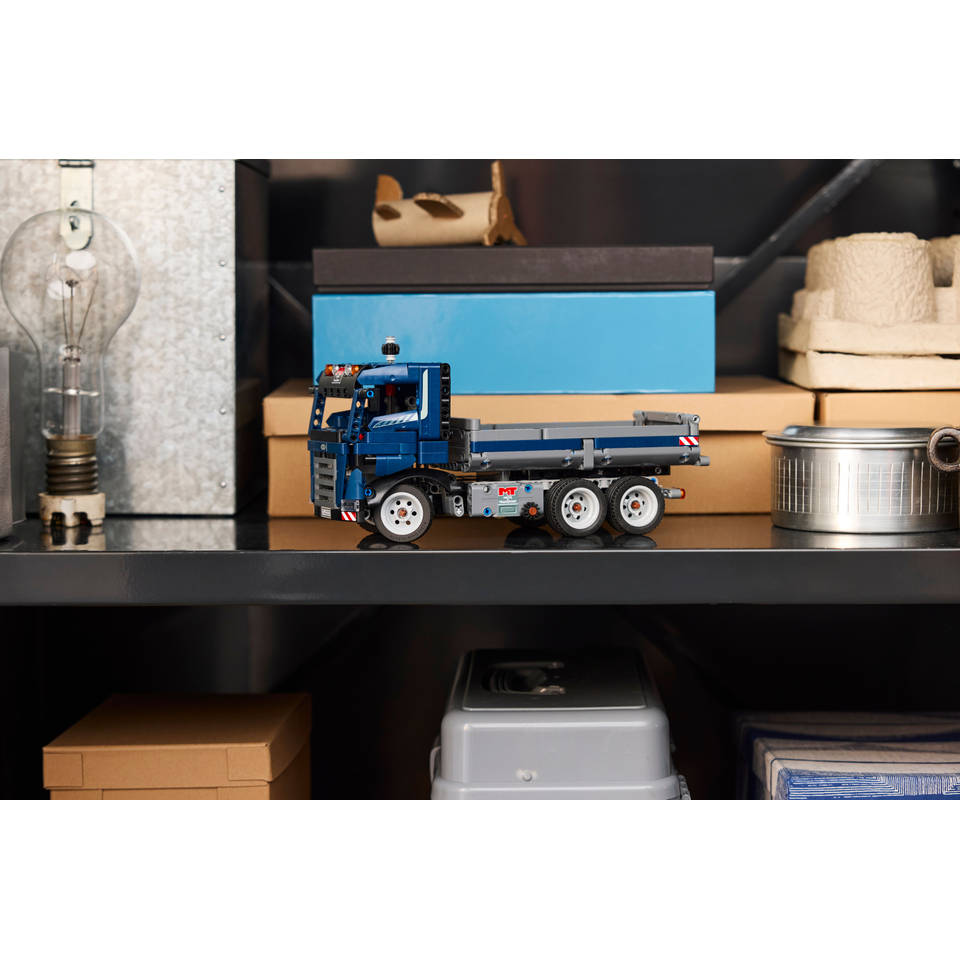LEGO Technic vrachtwagen met kiepfunctie 42203